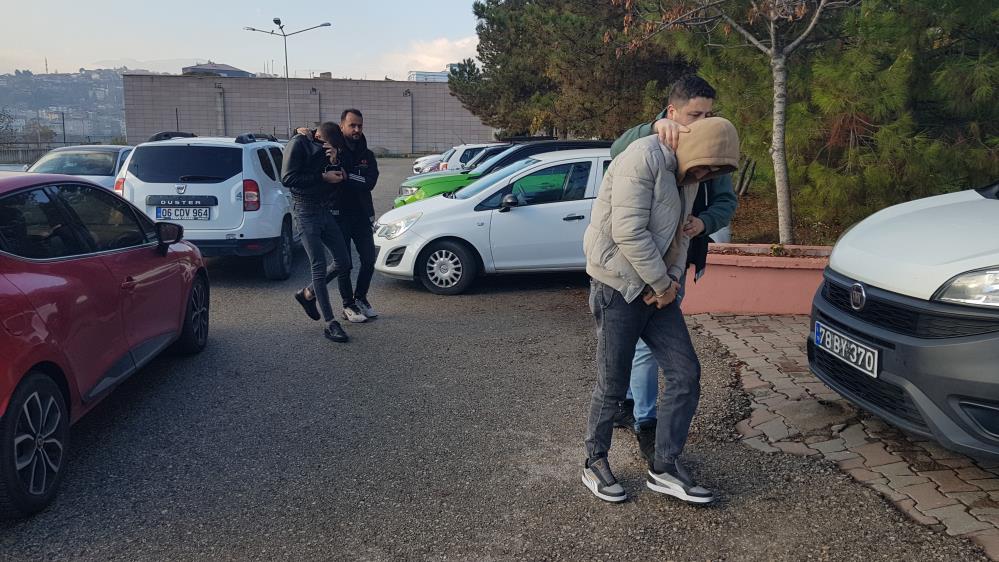SAVCI TUTUKLAMAKTAN BIKTI, ONLAR SATMAKTAN BIKMADI! « Dijital 78